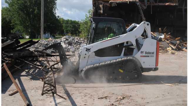 Bagaimana Cara Memilih Compact Track Loader? - Informasi Alat Berat