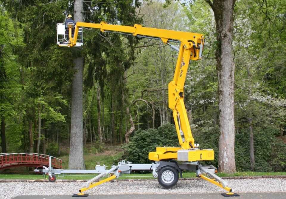 Lift Trailer Baru Ommelift dengan muatan keranjang 230 kg - Alat Berat