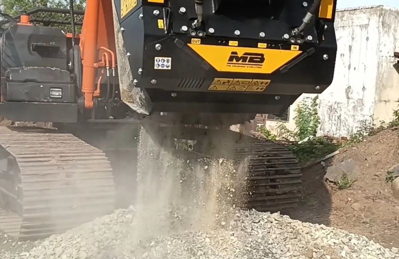 Penggunaan Bucket Crusher Bantu Proyek Konstruksi Jalan Menjadi Efisien ...